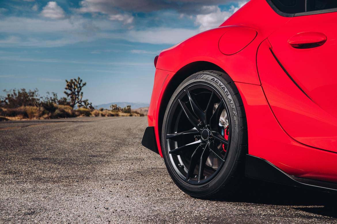 Llanta YOKOHAMA ADVAN Apex V601 225/40R19 - Virtual Llantas