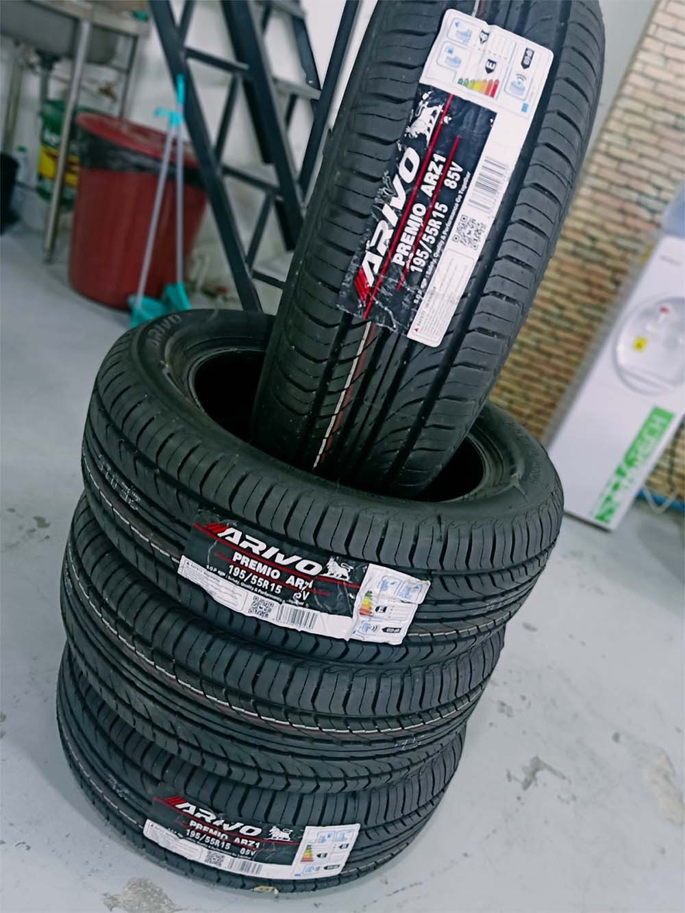Llanta ARIVO Premio ARZ1 205/70R14 - Virtual Llantas