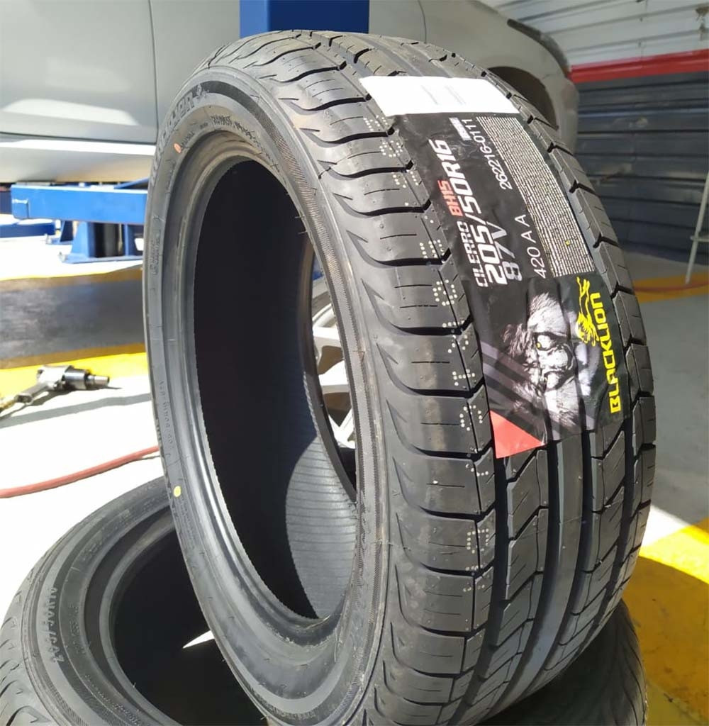 Llanta BLACKHAWK HH01 Street-H 185/60R14 - Virtual Llantas