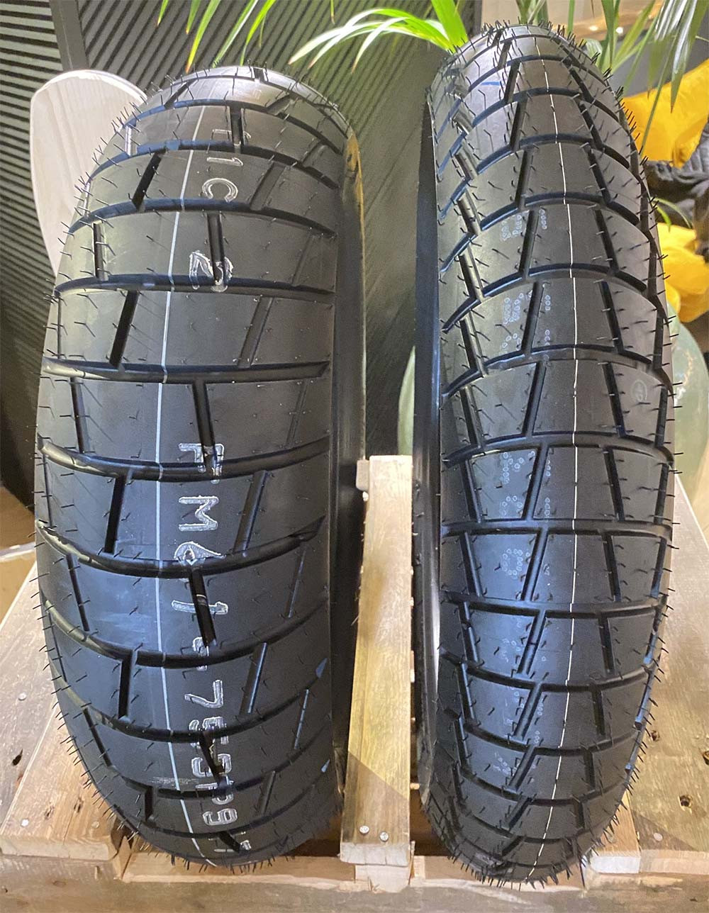 Llanta BRIDGESTONE Battlax Sport Touring T32 Trasera 180/55ZR17 ...