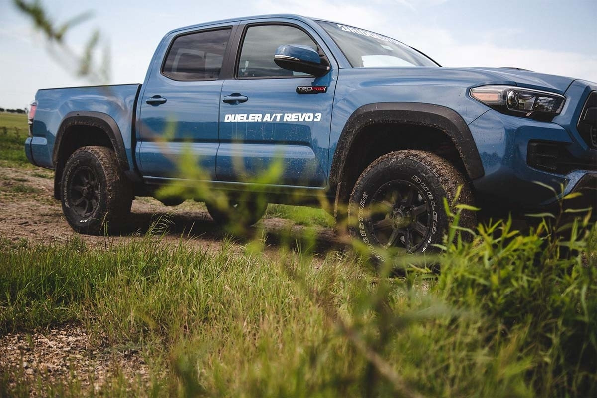 Llanta BRIDGESTONE Dueler A/T Revo 3 265/60R18 - Virtual Llantas