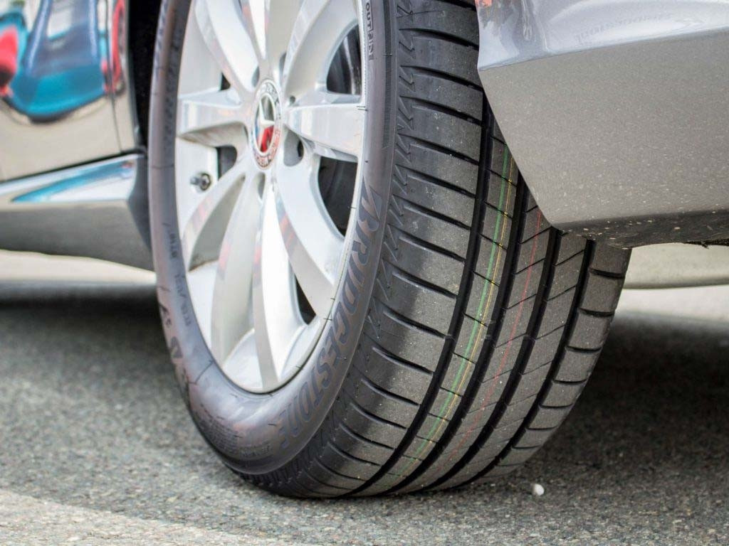 Llanta BRIDGESTONE Turanza T005 285/35R22 - Virtual Llantas