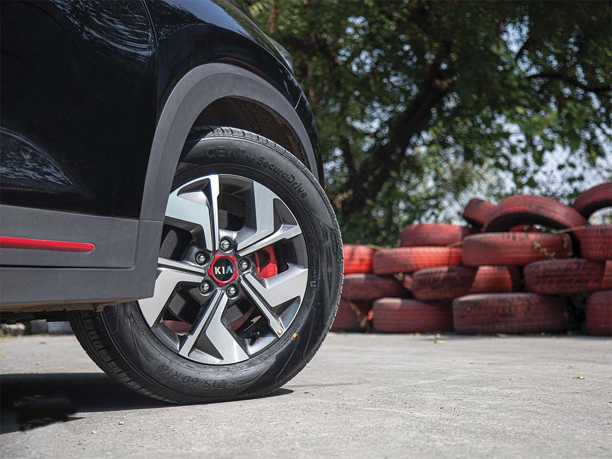 Llanta CEAT SecuraDrive 205/55R16 - Virtual Llantas