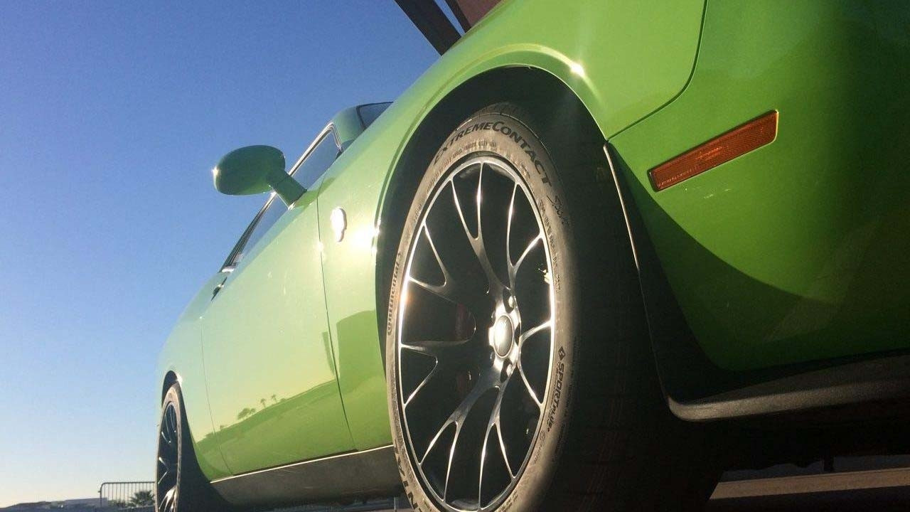 Llanta CONTINENTAL Extreme Contact DW 225/45ZR18 - Virtual Llantas