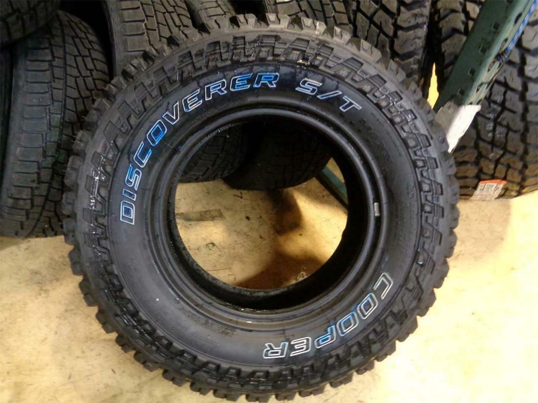 Llanta COOPER Discoverer S/T Maxx LT265/60R18 - Virtual Llantas