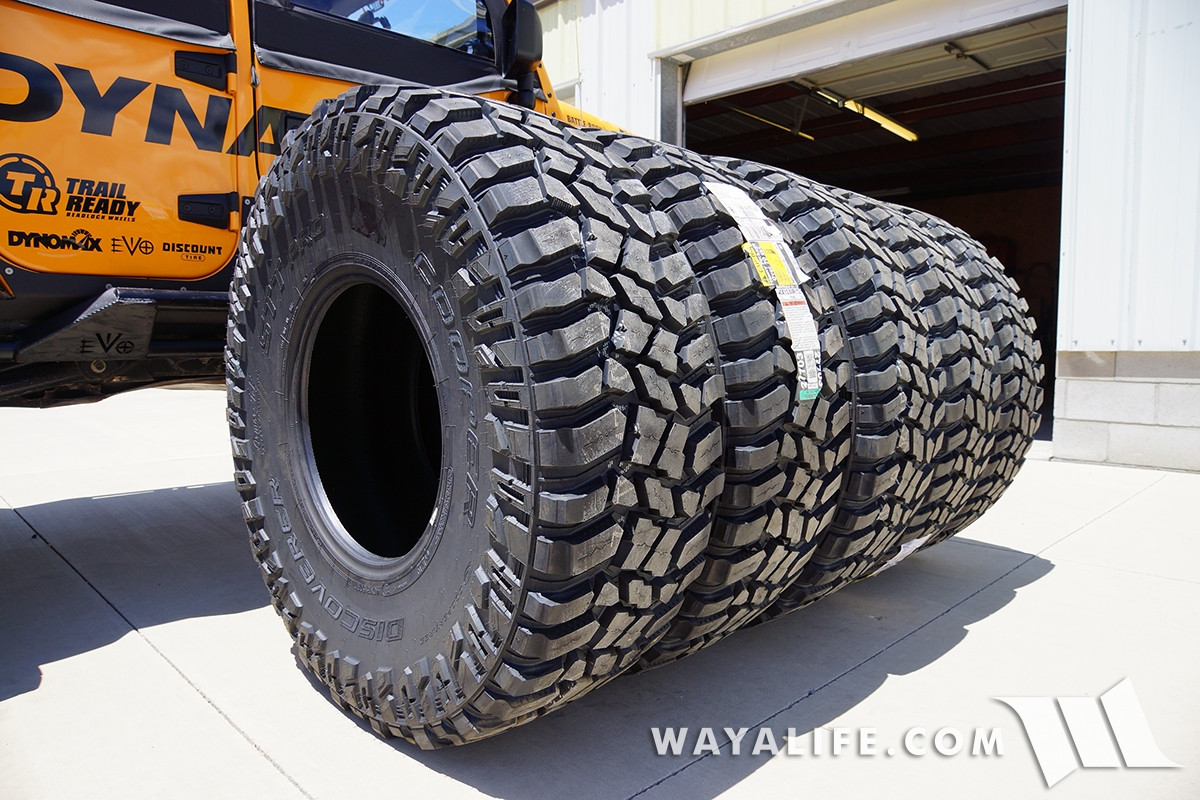 Llanta COOPER Discoverer STT Pro LT285/65R18 - Virtual Llantas