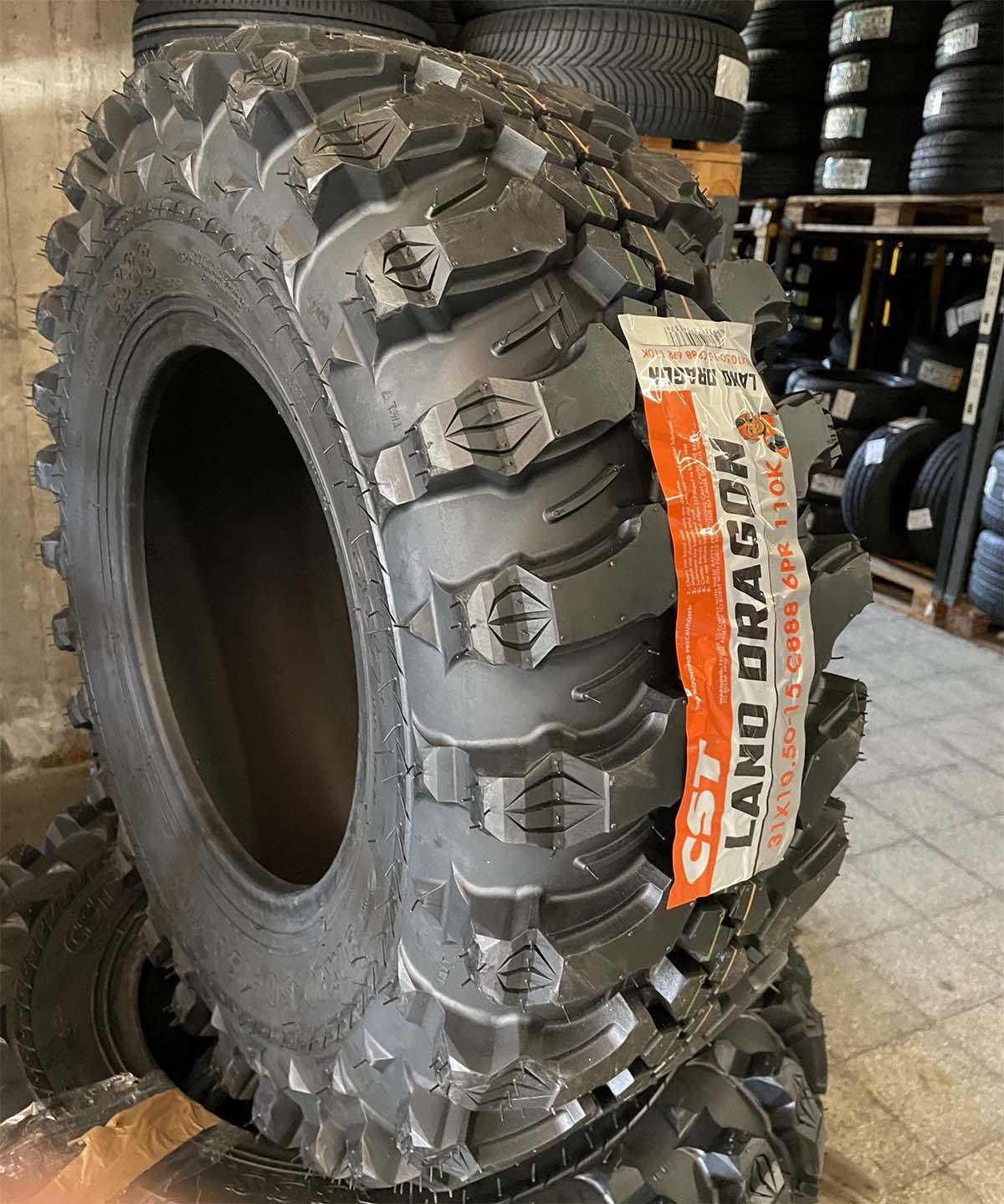 CST Land Dragon C888 31x10.5R15LT 110K