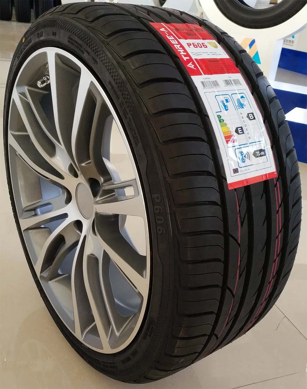 THREE-A SHARK-Z02 265/60R18 110V